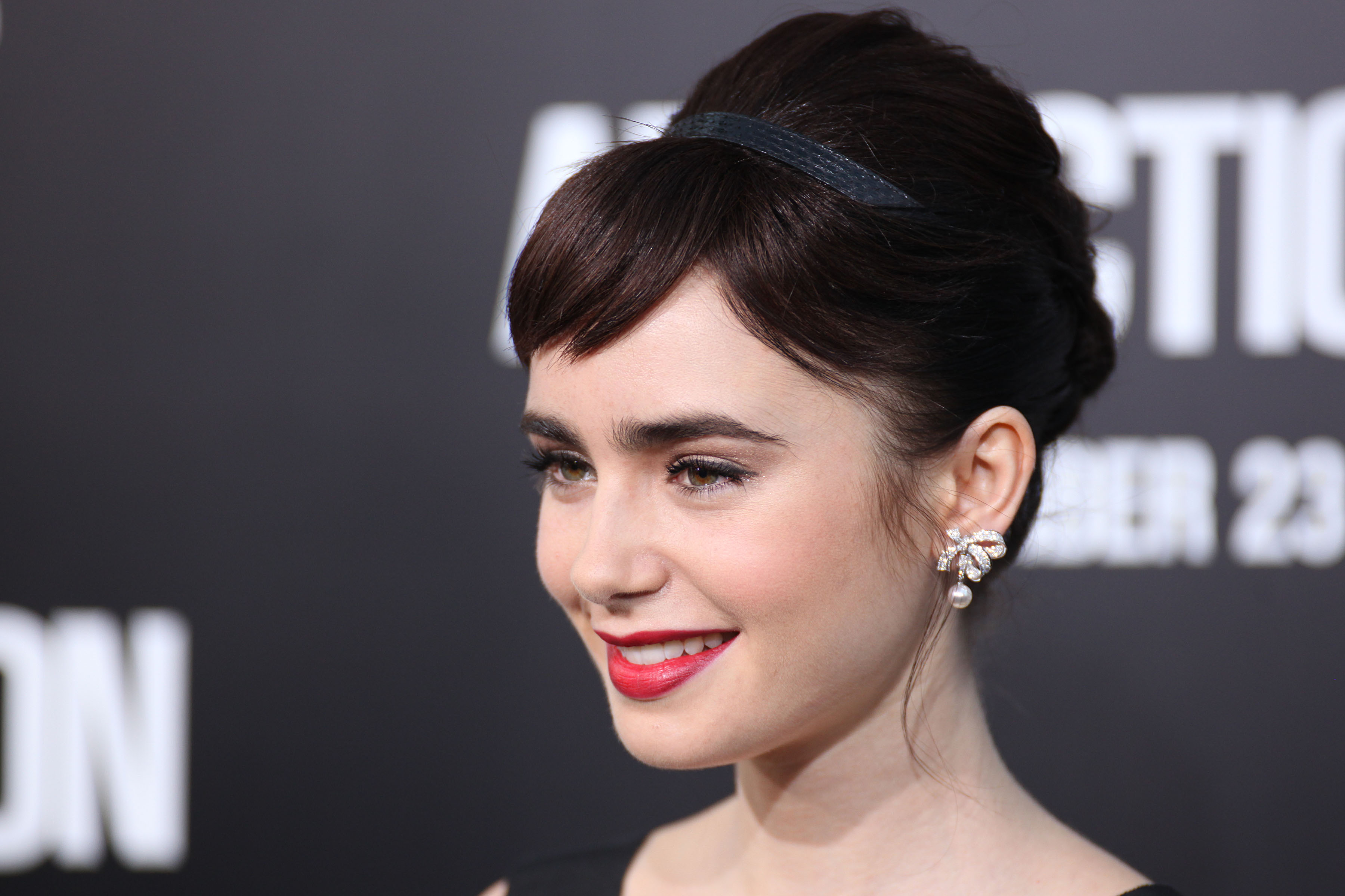 "Abduction" Los Angeles Premiere - 001 - Adoring Lily Collins - Gallery ...