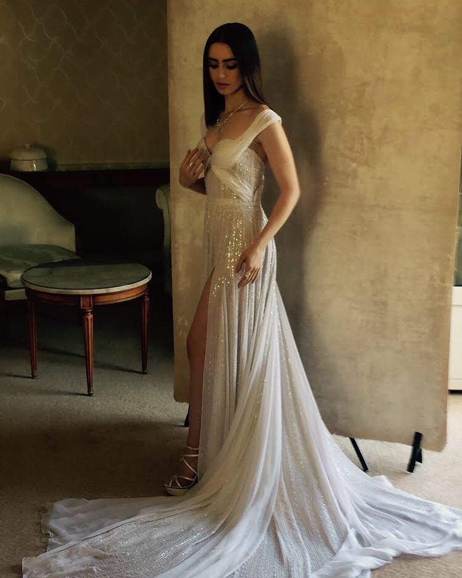 Lily's Instagram (2013-2020) - 01233 - Adoring Lily Collins - Gallery ...