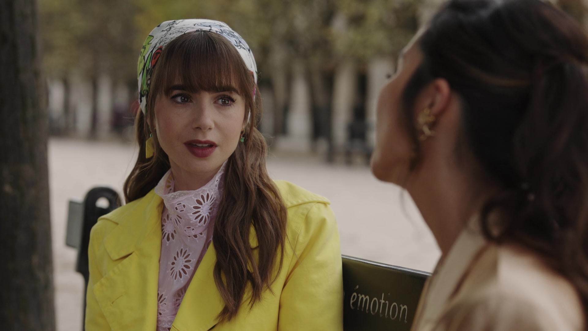 3x09 - Love Is in the Air - ALC309-047 - Adoring Lily Collins - Gallery ...